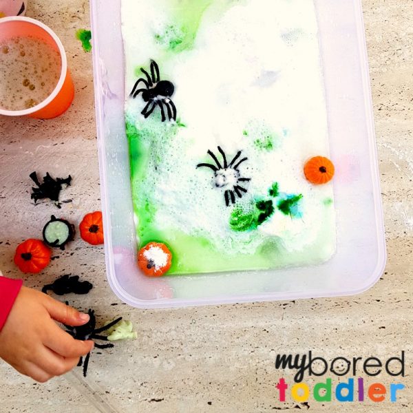 Science sensory bin Halloween sensory bin fizzing fizzy spiders and ...