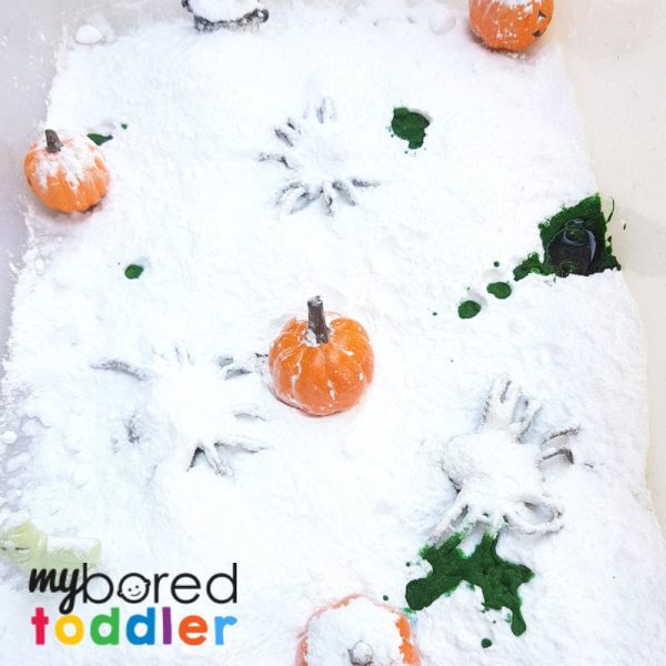 Halloween Fizzing Science Sensory Bin - vinegar and baking soda