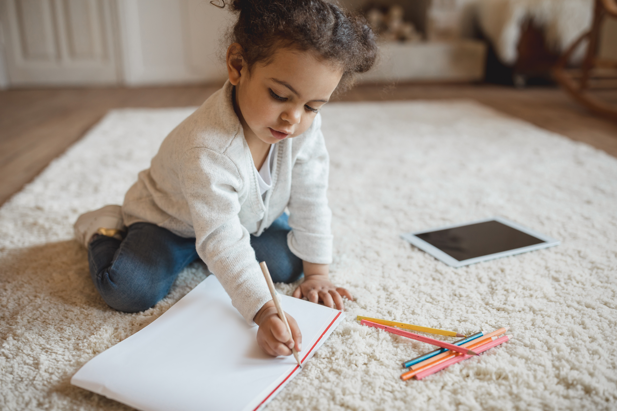 toddler drawing and explaining the picture talking speech tips - My ...