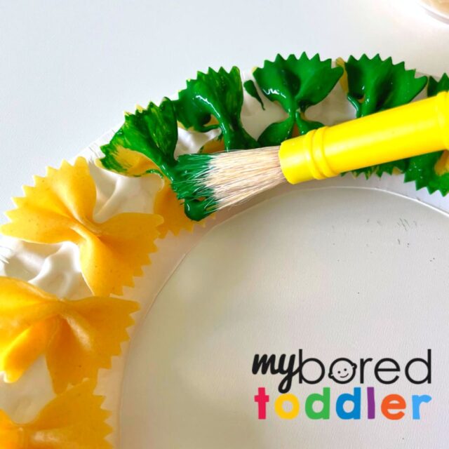 Paper Plate Pasta Wreath - My Bored Toddler Simple & Easy!