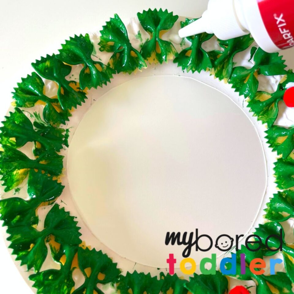 Paper Plate Pasta Wreath - My Bored Toddler