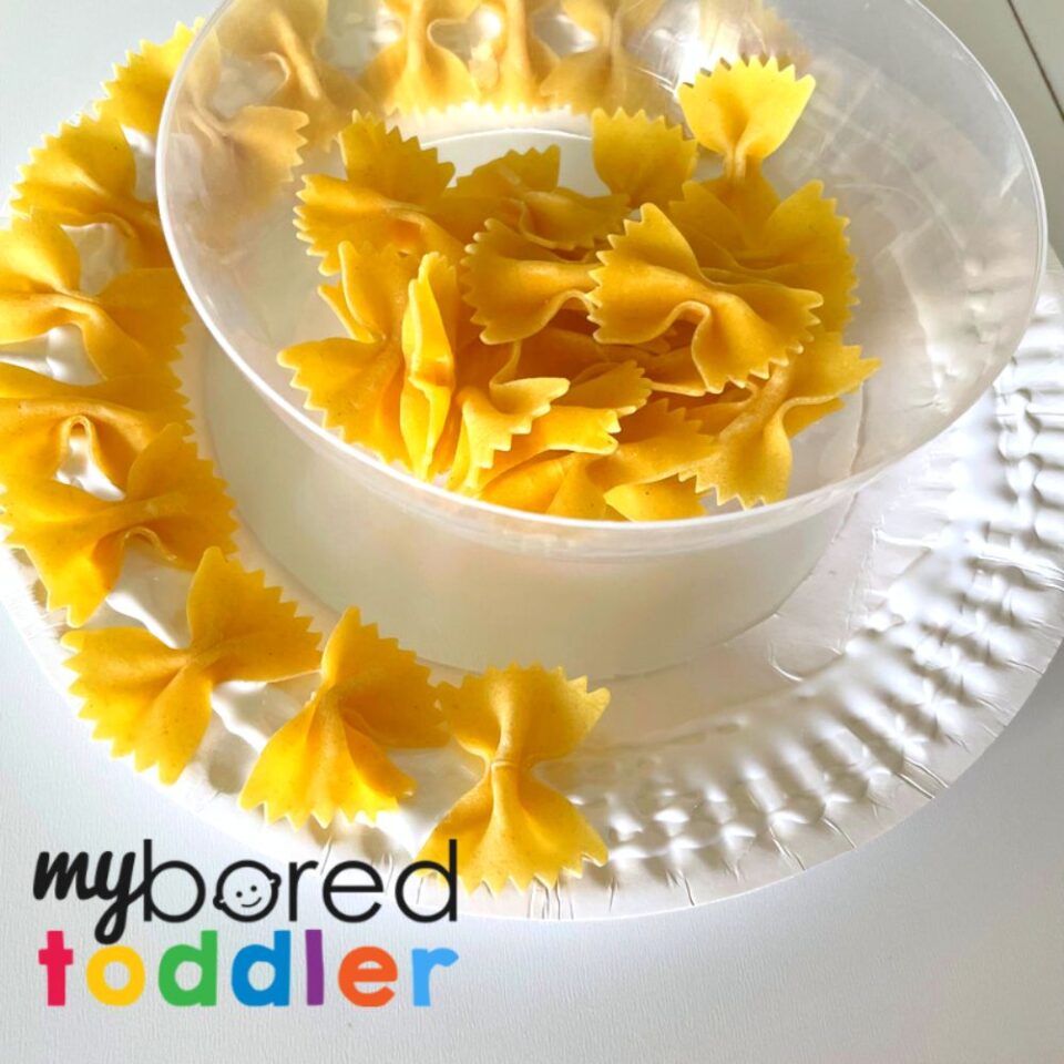 Paper Plate Pasta Wreath - My Bored Toddler Simple & Easy!