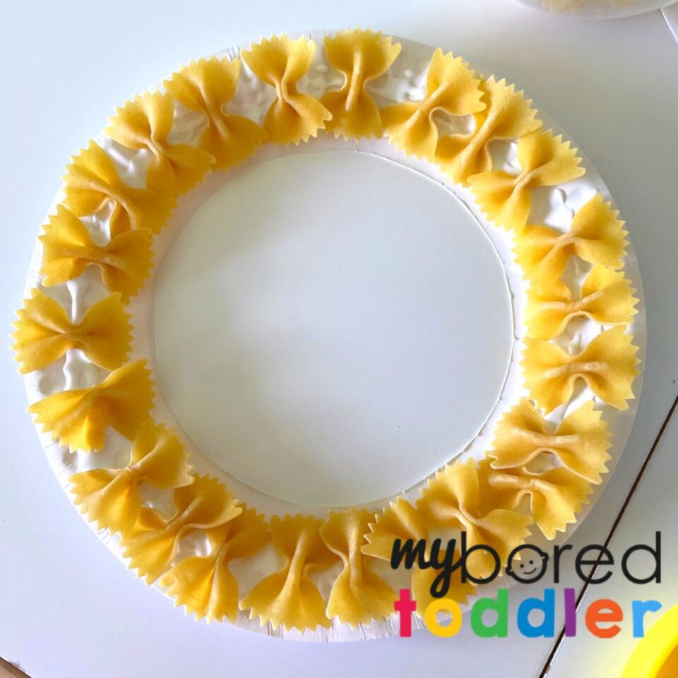 Paper Plate Pasta Wreath - My Bored Toddler Simple & Easy!