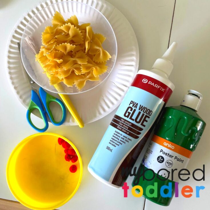 Paper Plate Pasta Wreath - My Bored Toddler Simple & Easy!