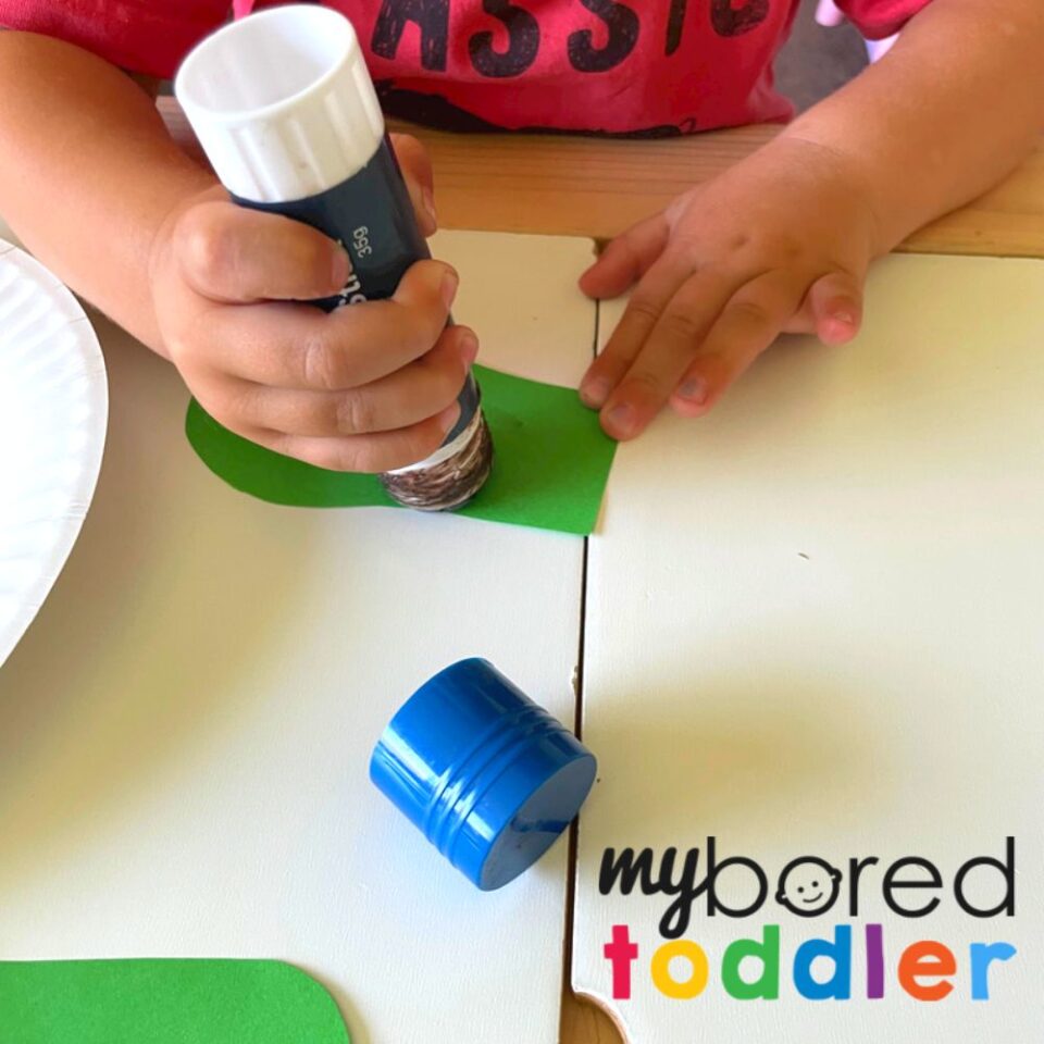 Paper Plate Turtle Craft - My Bored Toddler Fine Motor Skills Activity!