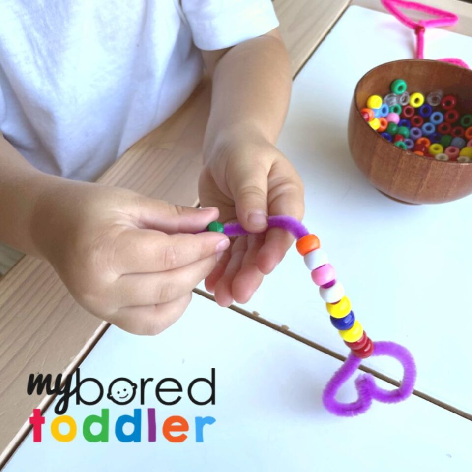 Pipe Cleaner Bubble Wands - My Bored Toddler